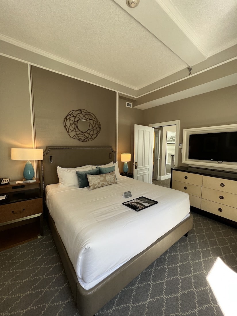 Old World Elegance: Fairmont Le Chateau Frontenac - the TRAVEL ABSTRACT